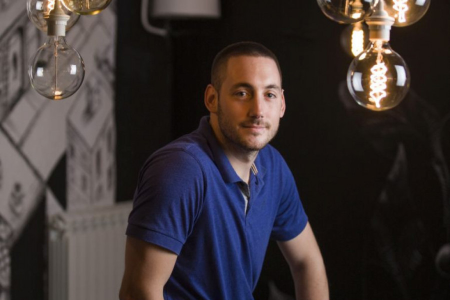 OVA srpska glumica je prva žena Petra Strugara i imaju sina NEOBIČNOG IMENA (foto) || Story.rs