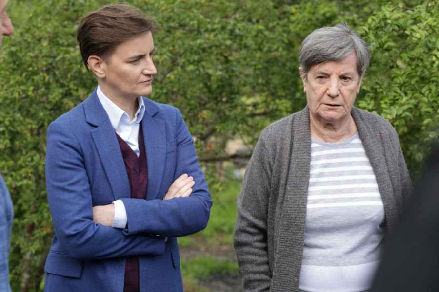 Sličnost je šokantna: Pogledajte kako izgleda Ružica, majka premijerke ... Sličnost je šokantna: Pogledajte kako izgleda Ružica, majka premijerke ...